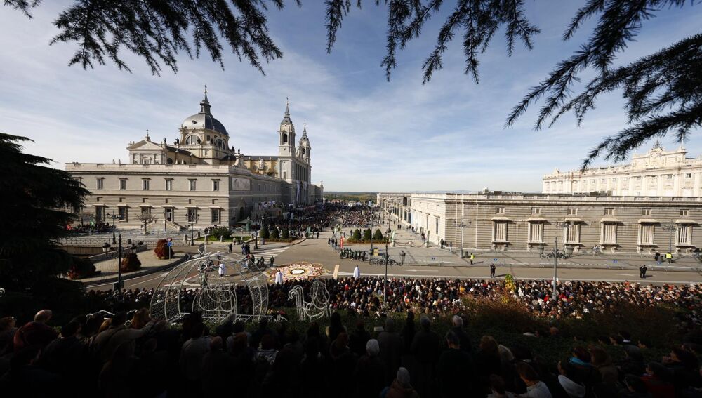 Las mejores imágenes del Día de la Almudena 2025: procesión, misa y ...