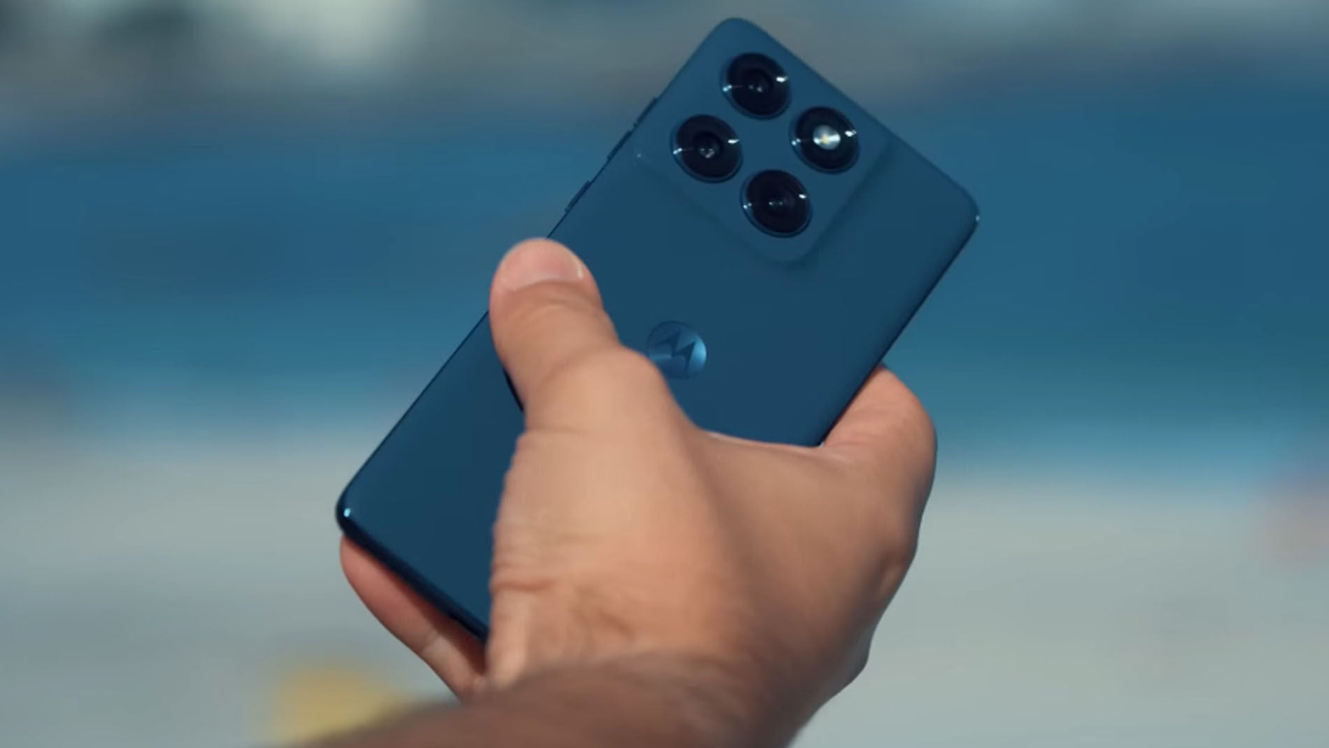 Cae a precio mínimo este móvil de Motorola que es una joya: rendimiento ...