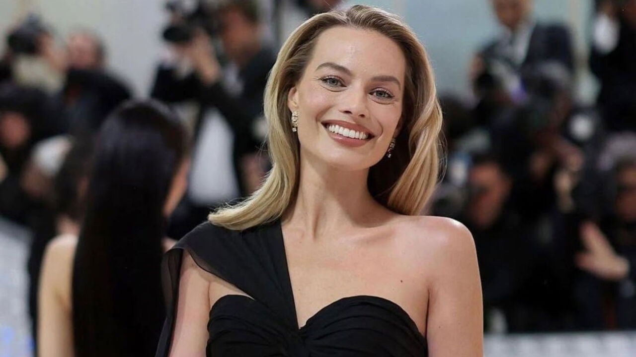 El dispositivo facial que Margot Robbie usa en su rutina de cuidado de ...