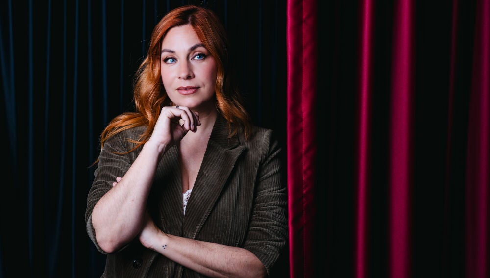 Leire Martínez, feliz en su primera firma de discos