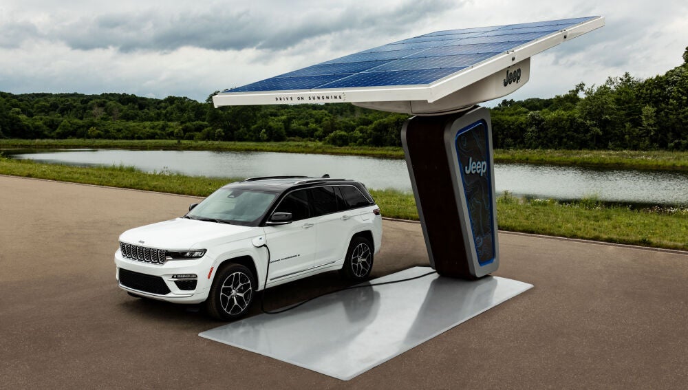 Jeep Grand Cherokee híbrido: 380 CV, lujo y auténtico 4x4 con etiqueta Cero
