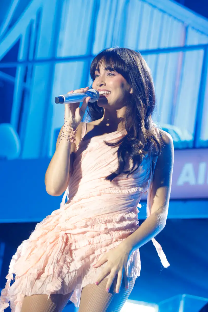 Aitana apuesta por un diseño etéreo de Redondo Brand en su concierto de ...